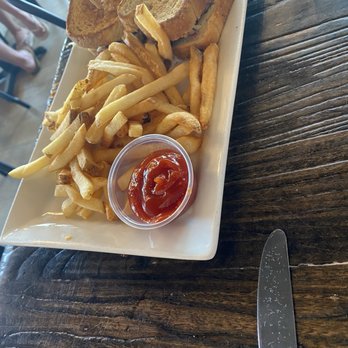 LITTLE PUB - Updated September 2025 - 377 Photos & 190 Reviews - 10 ...