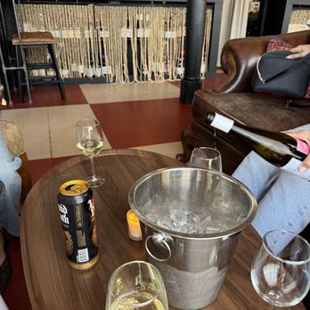 MAGIE - Updated October 2025 - 108 Photos & 47 Reviews - 8281 NE 2nd ...