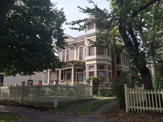 MORK AND MINDY HOUSE - Updated January 2026 - 23 Photos & 11 Reviews ...