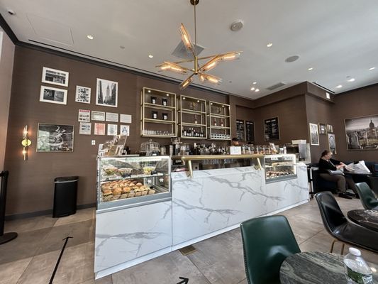 CAFÉ AT SAKS - Updated December 2025 - 39 Photos & 17 Reviews - 611 5th ...