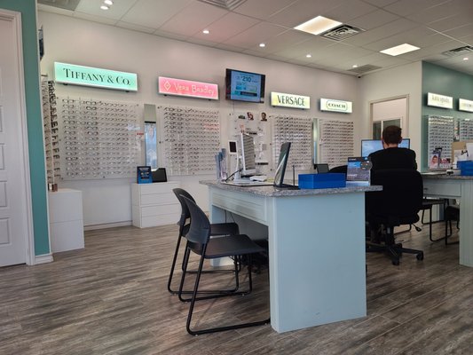 COMPLETE FAMILY EYE CARE - Updated December 2025 - 14 Photos & 32 ...