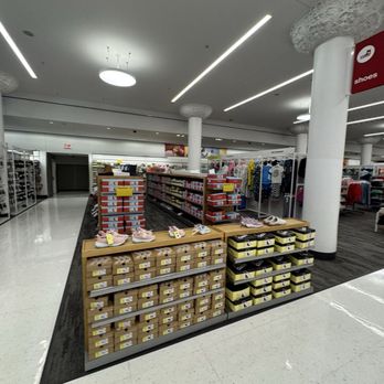 TARGET - Updated September 2025 - 266 Photos & 217 Reviews - 1 S State ...