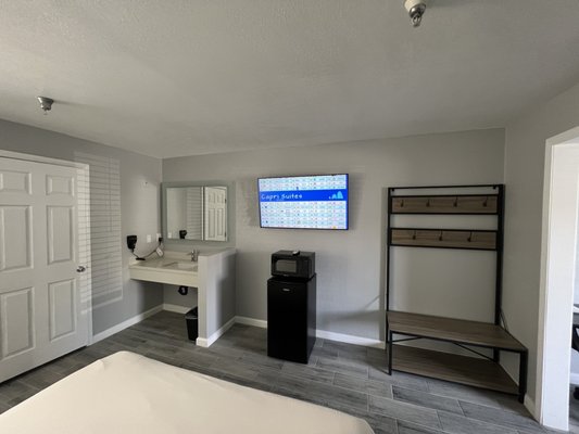 CAPRI SUITES ANAHEIM - Updated December 2025 - 65 Photos & 37 Reviews ...