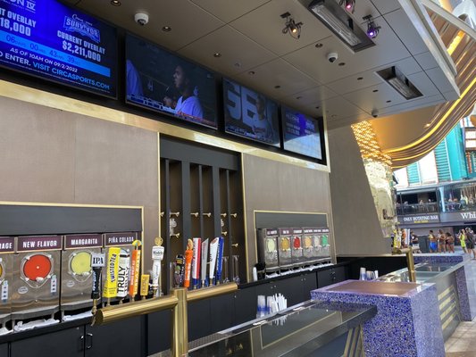 CIRCA BAR - Updated October 2025 - 31 Photos & 21 Reviews - 8 Fremont ...