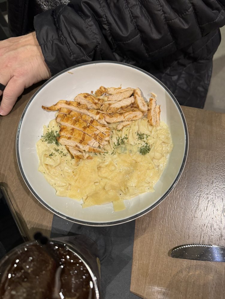 THE LOOKOUT - Updated June 2024 - 11 Photos - 1600 E Danforth Rd ...