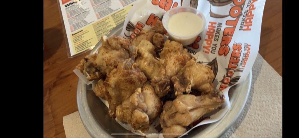 HOOTERS - Updated April 2024 - 50 Photos & 93 Reviews - 2660 John Ben ...