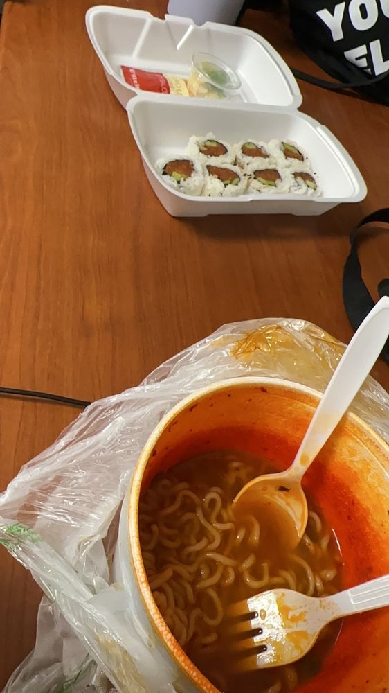 POKI & ROLL CALIFORNIA SUSHI - Updated June 2024 - 41 Photos & 51 ...