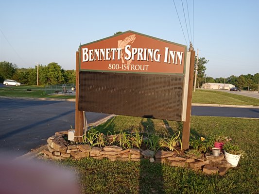 BENNETT SPRING INN - Updated December 2025 - 14 Photos - 11525 Highway ...