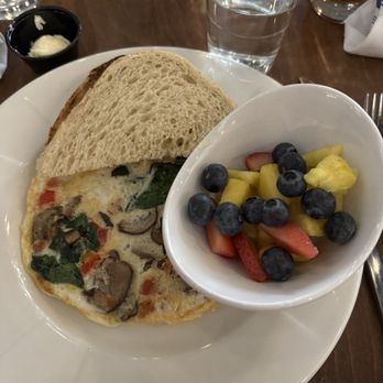 BETTS - Updated August 2025 - 245 Photos & 191 Reviews - 2000 E 9th St ...