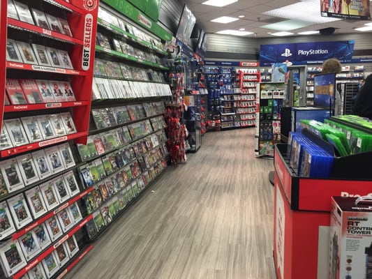 GAMESTOP - Updated June 2024 - Valley W Mall, West Des Moines, Iowa ...