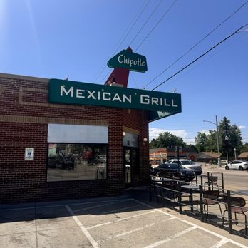 CHIPOTLE MEXICAN GRILL - Updated November 2025 - 106 Photos - 144 ...