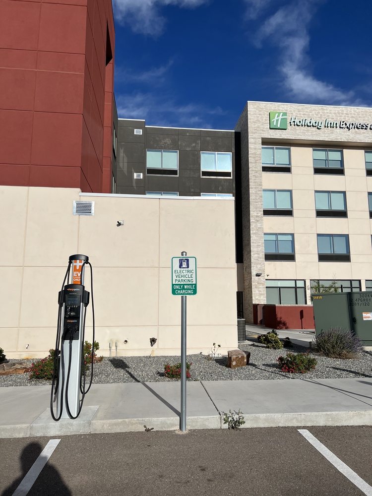 HOLIDAY INN EXPRESS & SUITES ALBUQUERQUE EAST - Updated July 2025 - 13 ...