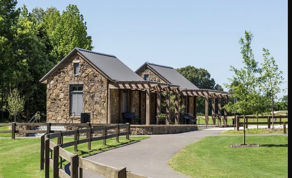 HINTON PARK - Updated December 2025 - 24 Photos - 10524 E Holmes Rd ...