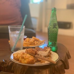 RIVER DAZE CAFE - 184 Photos & 299 Reviews - 202 D Cascade Ave, Hood ...