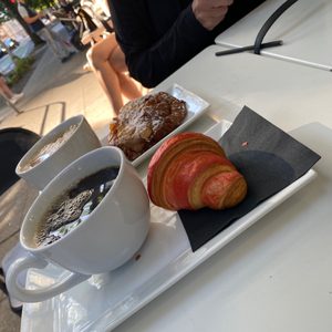 LA PARISIENNE FRENCH BAKERY - 816 Photos & 584 Reviews - Cafes - 2507 ...