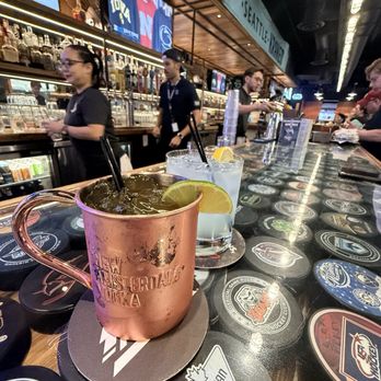 32 BAR & GRILL - Updated December 2025 - 125 Photos & 86 Reviews ...