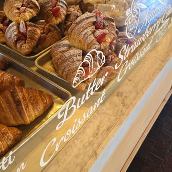 FLYING ROADRUNNER BAKERY - Updated May 2024 - 179 Photos & 59 Reviews ...