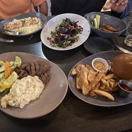 CHEEVER TAVERN - Updated August 2024 - 123 Photos & 161 Reviews - 33 W ...