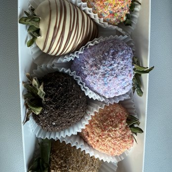 DIPPED BY DEE - Updated July 2025 - 303 Photos & 113 Reviews - 7208 S ...