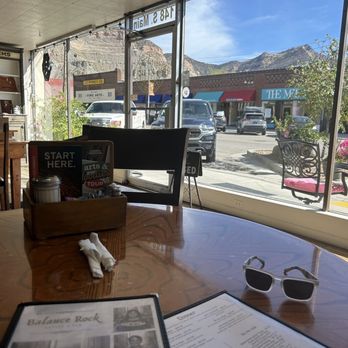 BALANCE ROCK EATERY & PUB - Updated August 2025 - 142 Photos & 196 ...