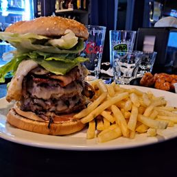 TOUCHDOWN’S SPORTS BAR & GRILL - Updated September 2025 - 16 Photos ...