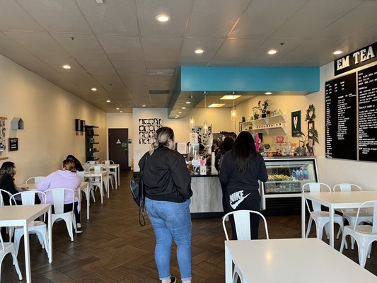 EM-TEA - Updated September 2025 - 417 Photos & 398 Reviews - 3570 G St ...