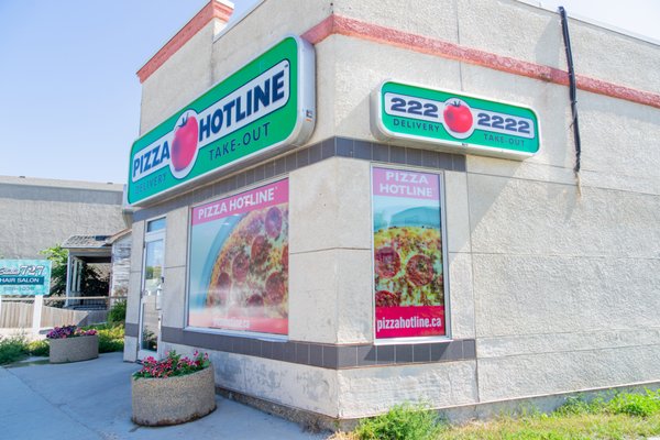 PIZZA HOTLINE - Updated March 2025 - 17 Reviews - 723 McPhillips Street, Winnipeg, Manitoba ...