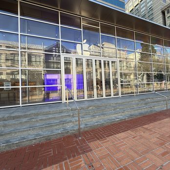 APPLE PIONEER PLACE - Updated December 2025 - 135 Photos & 426 Reviews ...