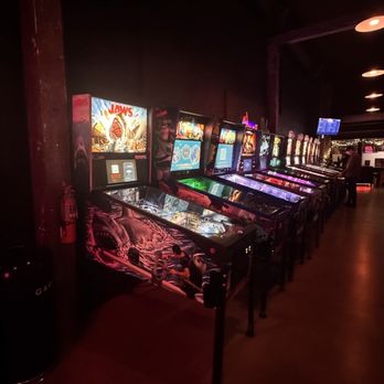 PINHALLA - Updated December 2025 - 10 Photos - 516 Fisgard Street ...