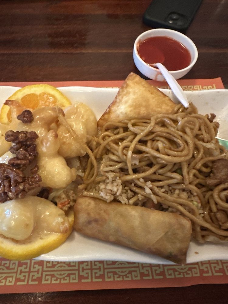 HAPPY DAY - Updated December 2025 - 43 Photos & 99 Reviews - 14455 ...