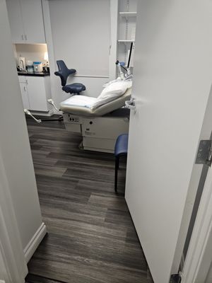 AARON J EPSTEIN, MD - Updated December 2025 - 18 Photos & 24 Reviews ...