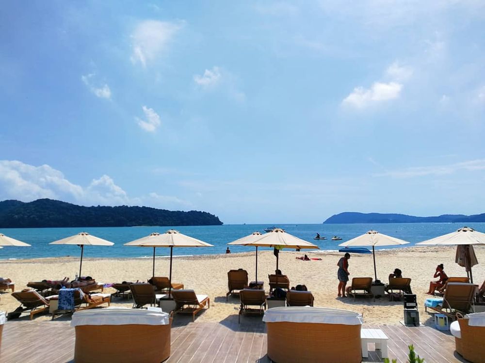 DASH BEACH CLUB - Updated April 2025 - Jalan Teluk Baru, Langkawi ...
