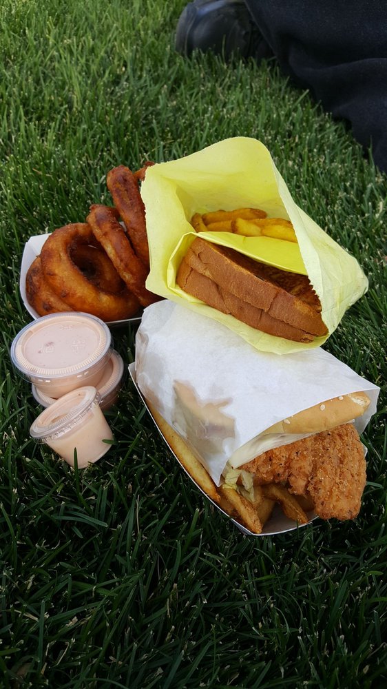 SANTA QUEEN DRIVE INN - Updated July 2024 - 32 Photos & 70 Reviews - 40 ...