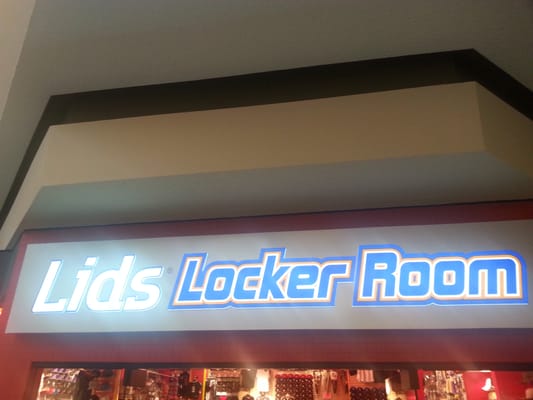 LIDS LOCKER ROOM - Updated June 2025 - 3301 Veterans Memorial Blvd ...