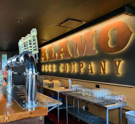 ALAMO BEER COMPANY - 402 Photos & 176 Reviews - Breweries - 202 Lamar ...