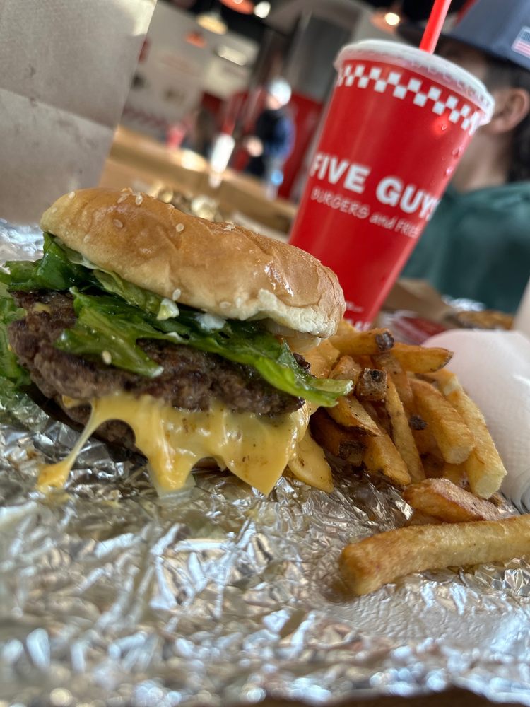 FIVE GUYS - Updated June 2024 - 25 Photos & 32 Reviews - 26 Galaxy Pass ...
