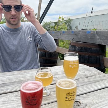 OFF COLOR BREWING - MOUSETRAP - Updated September 2024 - 322 Photos ...