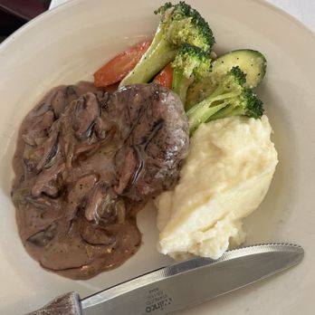 THE MISSION SQUARE RESTAURANT & LOUNGE - Updated December 2025 - 691 ...