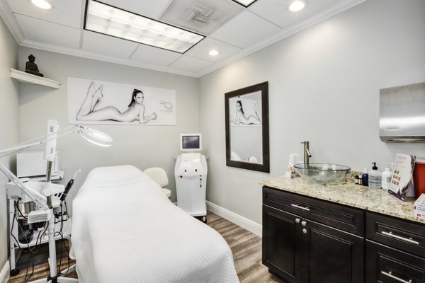 4EVER YOUNG ANTI AGING SOLUTIONS - Updated January 2026 - 208 Photos ...