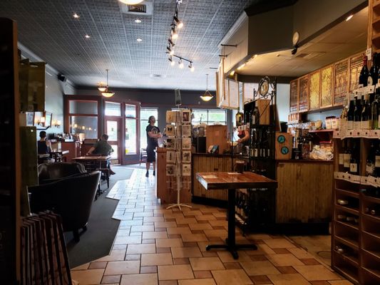 BARRIQUES - Updated November 2025 - 46 Photos & 77 Reviews - 8410 Old ...