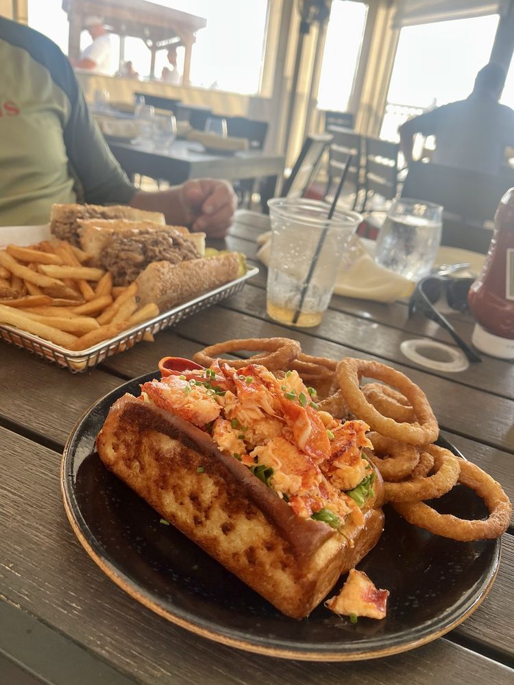 DEAUVILLE INN - Updated September 2025 - 279 Photos & 334 Reviews - 201 ...