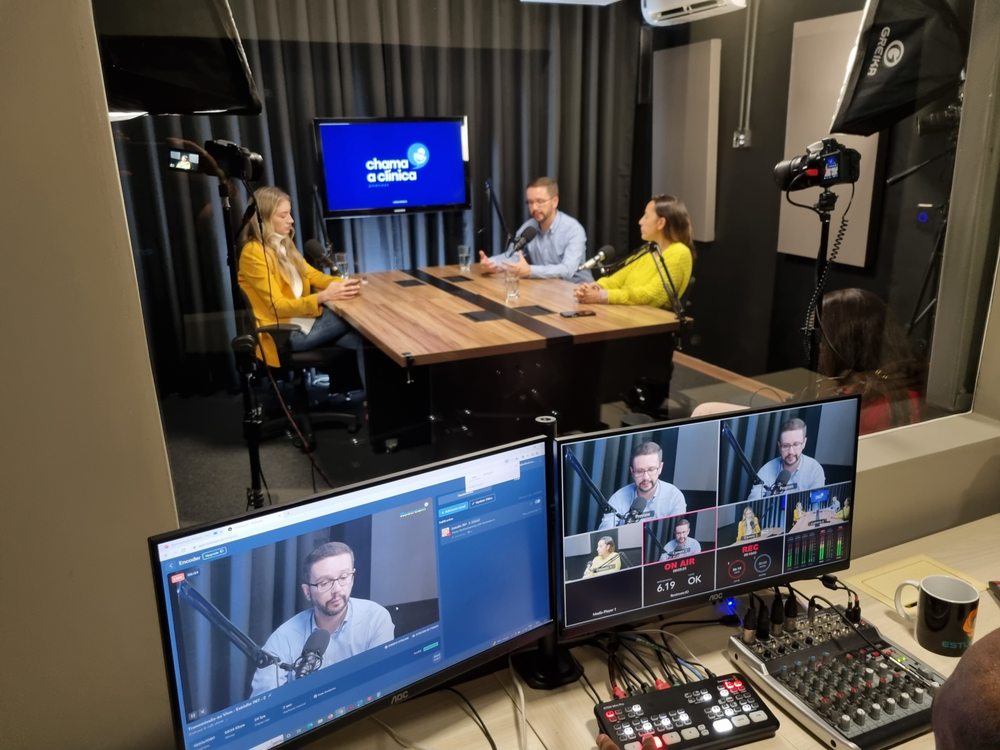 ESTÚDIO 767 - Updated December 2024 - 10 Photos - R. Antônio de ...