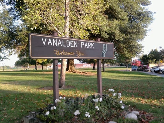 VANALDEN PARK - 8956 Vanalden, Northridge, California - Parks - Phone ...