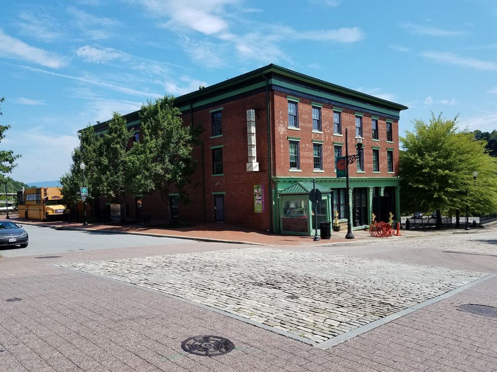 AMAZEMENT SQUARE - 30 Photos & 27 Reviews - 27 9th St, Lynchburg ...