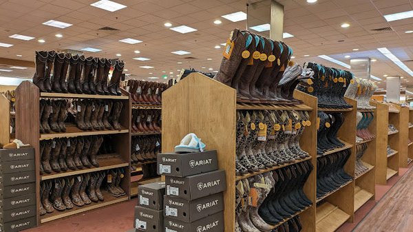 STARR WESTERN WEAR - Updated December 2025 - 22 Photos & 13 Reviews ...