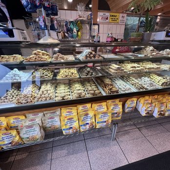 EAGLE ROCK ITALIAN BAKERY & DELI - Updated December 2024 - 926 Photos ...