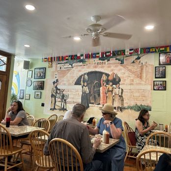 SMALL WORLD RESTAURANT - Updated April 2025 - 395 Photos & 661 Reviews ...