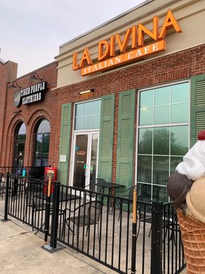 LA DIVINA ITALIAN CAFE - Updated March 2025 - 178 Photos & 142 Reviews ...