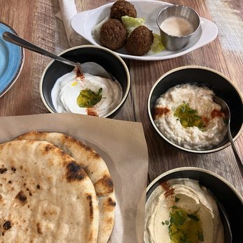 ZAYTOONA RESTAURANT - Updated January 2026 - 31 Photos & 26 Reviews ...