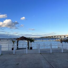 TUCKAHOE INN - Updated July 2025 - 229 Photos & 380 Reviews - 1 Harbor ...